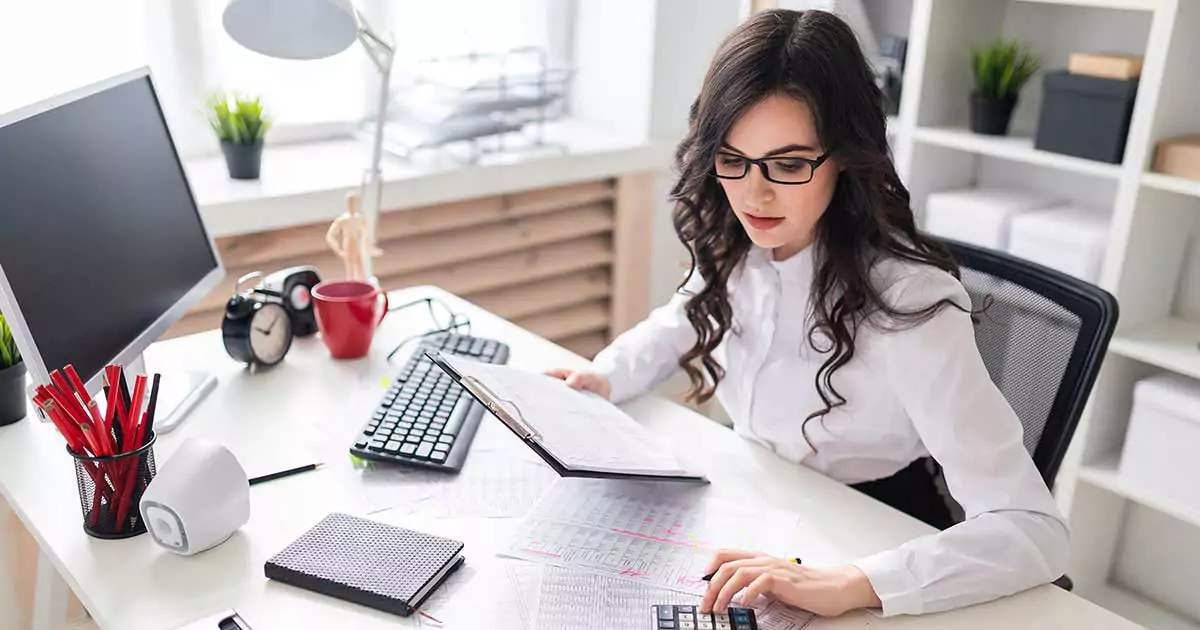 Hvordan bliver man revisor? Læs alt om revisor jobbet